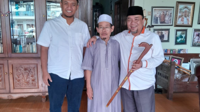 Kyai Tertua di Kota Bekasi Dukung Heri Koswara Jadi Walikota Bekasi – matafakta.com